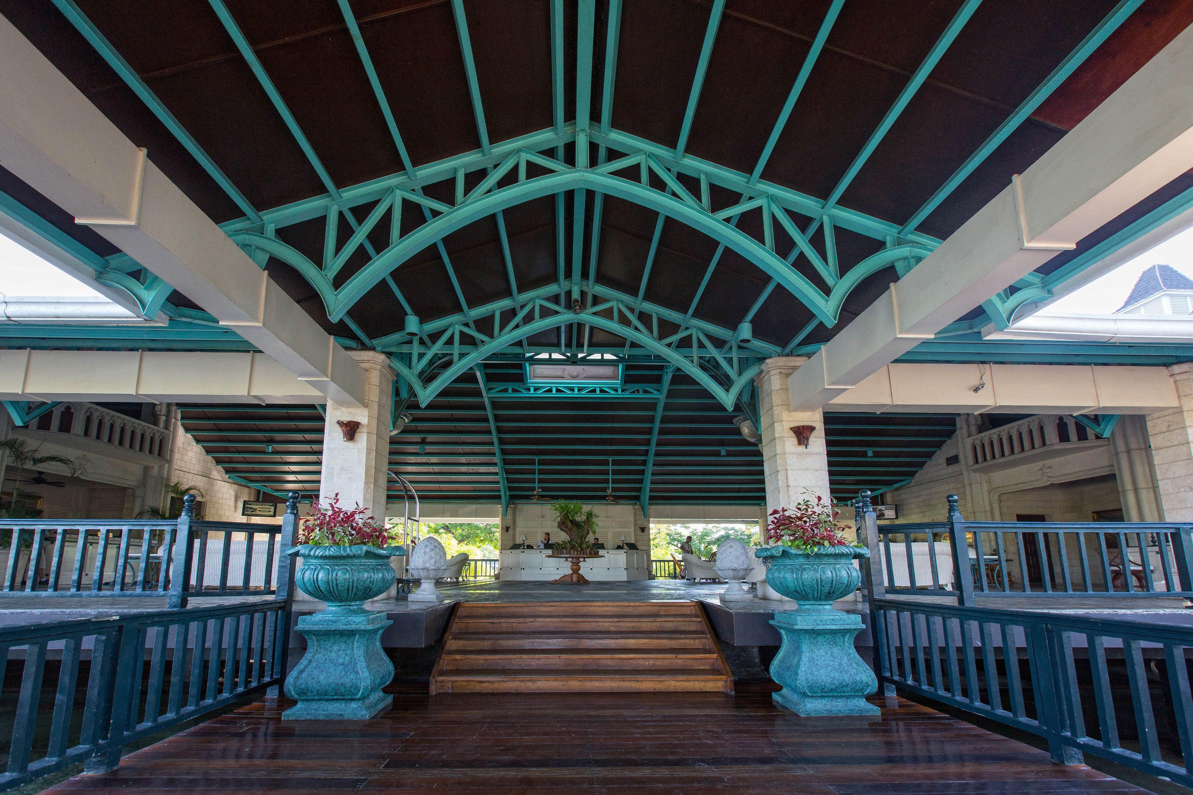 PLANTATION BAY A REAL RESORT WITH A REAL SPA, LAPU-LAPU CITY